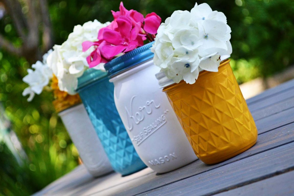Quick and Easy Painted Mason Jar Vases - craft - Little Miss Momma